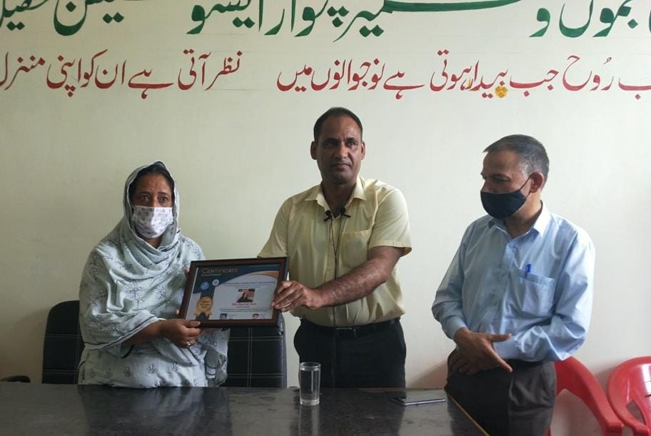 How Nursath broke myths on Covid vaccine in Kashmir?