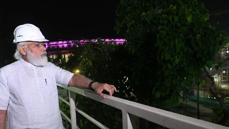 PM Modi visits construction site of new Parliament house