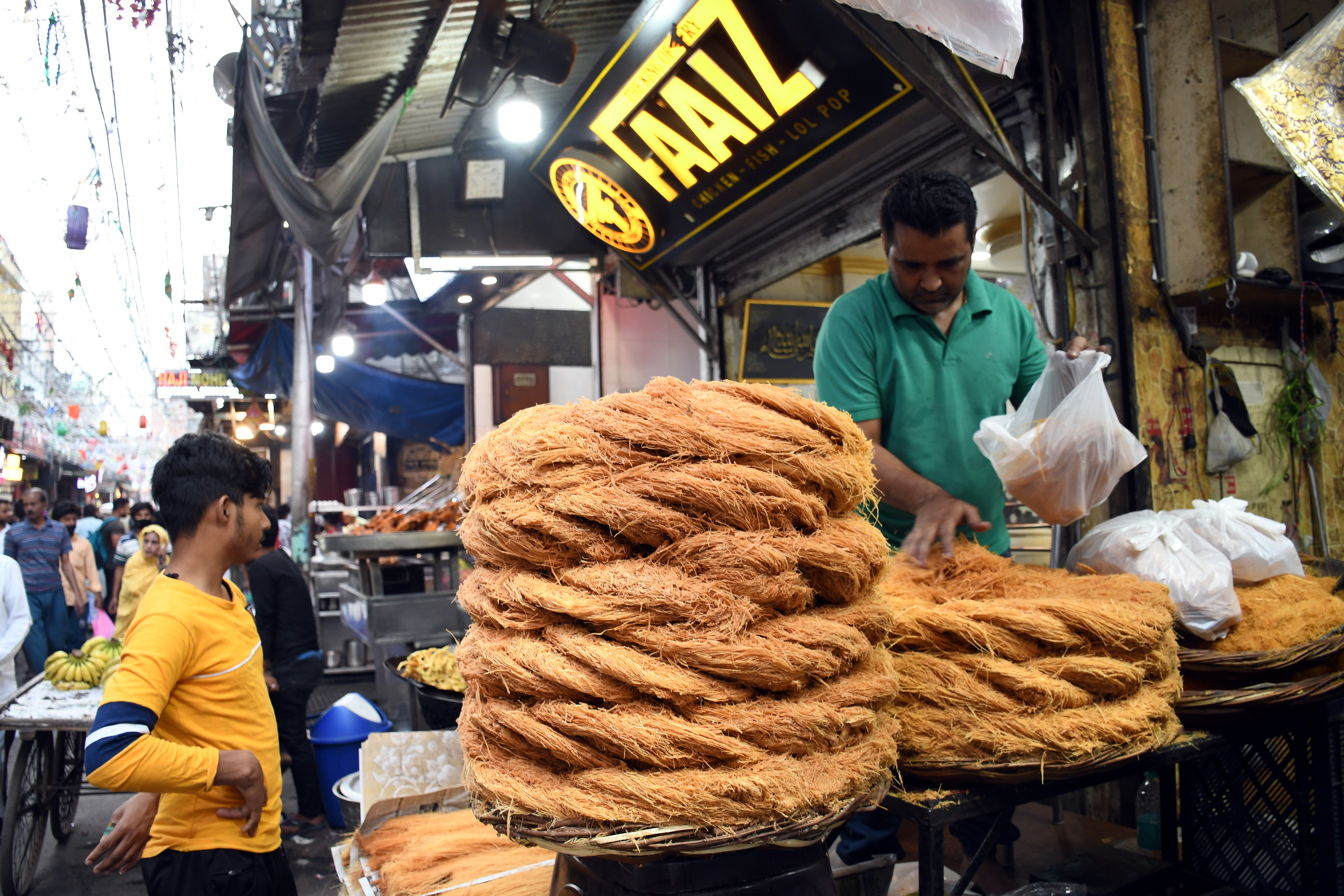 Jama Masjid comes alive with community Iftars after two years