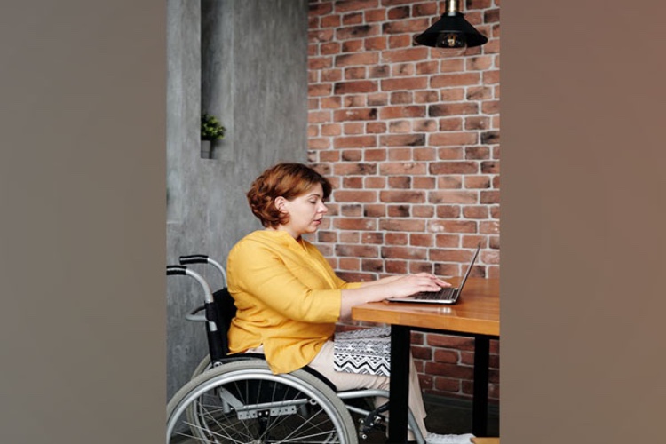 AI language models show bias against pwd:Study