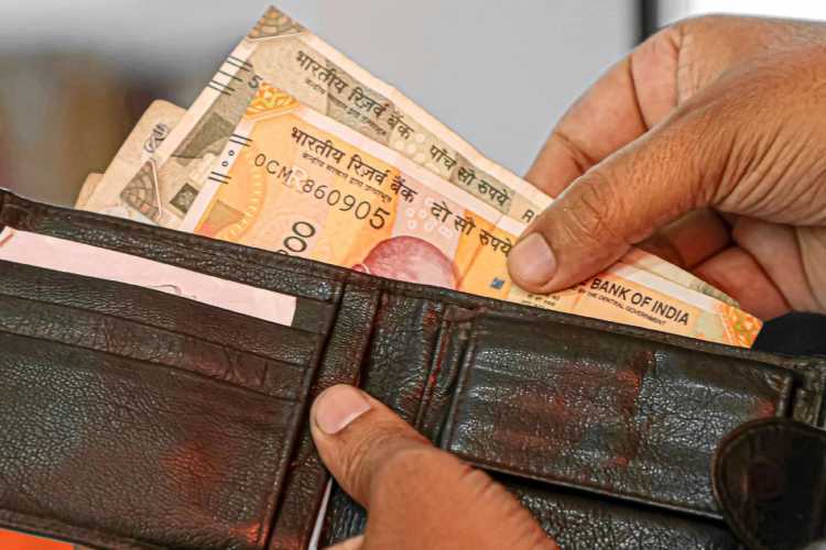 Cabinet approves additional DA for Central Government employees