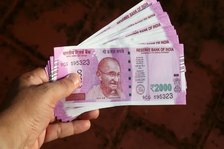 RBI to withdraw Rs 2000 note