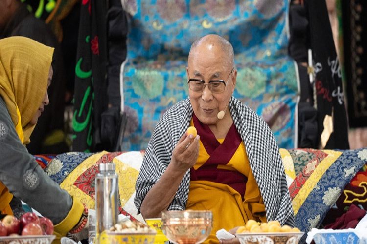 Dalai Lama tells Buddhists and Muslims in Leh no point criticizing ...