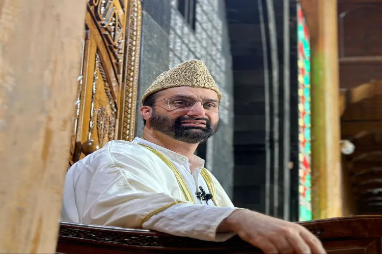 Mirwaiz seeks return of Kashmiri Pandits
