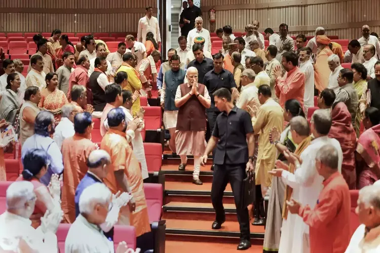 Modi ji ka swagat hai: PM Modi gets rousing welcome at BJP's meeting