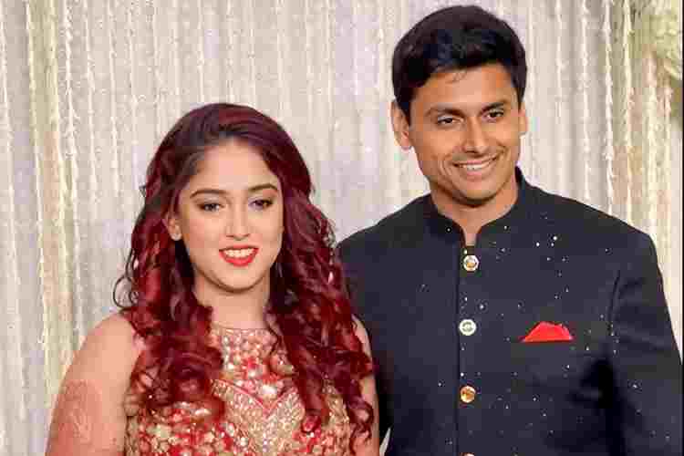 Ira and Nupur finally pose in traditional dress at wedding reception