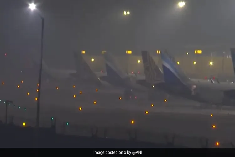 Delhi: Dense fog disrupts flights operations, 22 trains delayed