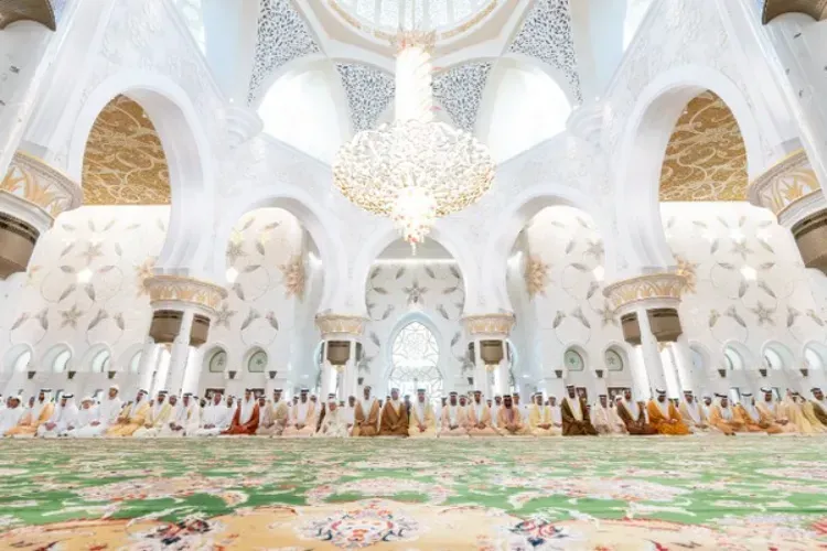 UAE: Sheikh Zayed Grand Mosque completes preparations to welcome Holy ...