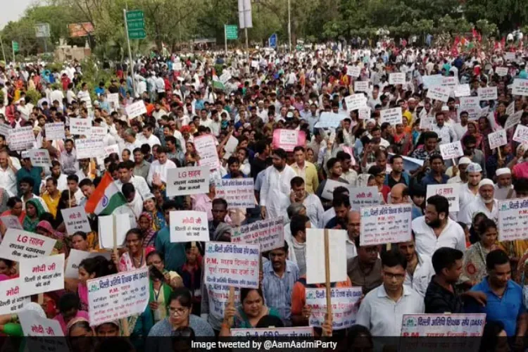 AAP holds 'Walk for Kejriwal' walkathon in Delhi