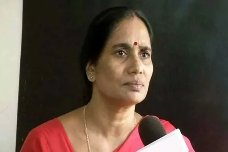 Nirbhaya's mother rues politics being played on RG Kar case