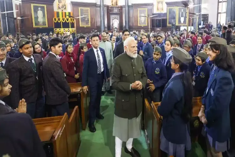 PM Modi's special interaction with 'young friends' on Netaji's birth ...