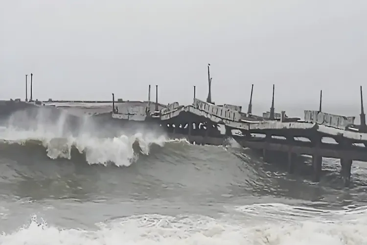 Red alert in north TN, Puducherry as cyclone ‘Ditwah’ nears