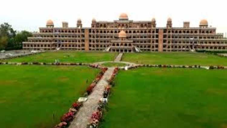 Another Pak varsity introduces dress code for girls
